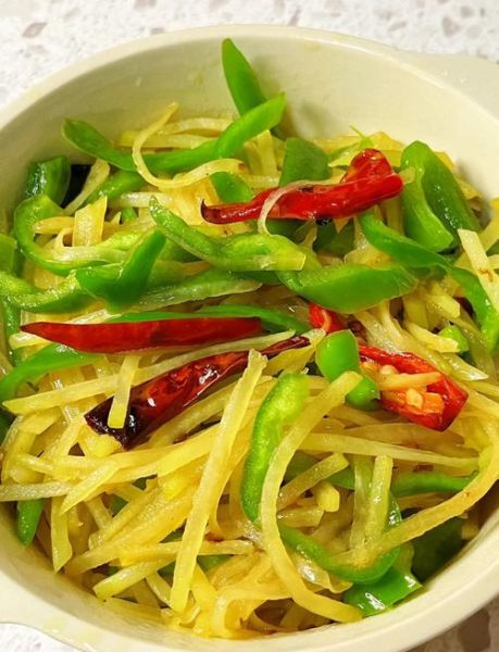 尖椒土豆丝怎么做_土豆丝怎么炒才脆-第1张图片-山城妙识 尖椒土豆丝怎么做_土豆丝怎么炒才脆-第1张图片-山城妙识