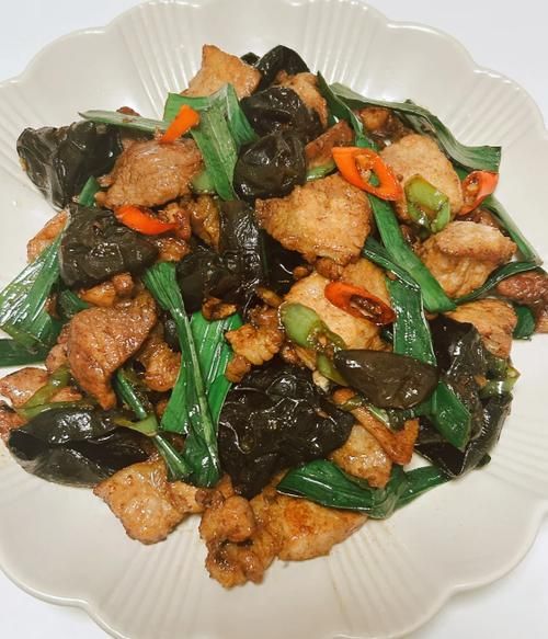 炒木耳怎么做_木耳炒前要不要焯水-第1张图片-山城妙识 炒木耳怎么做_木耳炒前要不要焯水-第1张图片-山城妙识