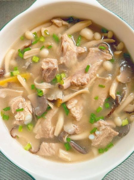 寒菌炖排骨怎么做_寒菌炖排骨要焯水吗-第1张图片-山城妙识 寒菌炖排骨怎么做_寒菌炖排骨要焯水吗-第1张图片-山城妙识