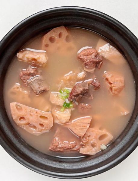 排骨藕汤的正确做法_藕汤不黑的秘诀-第1张图片-山城妙识 排骨藕汤的正确做法_藕汤不黑的秘诀-第1张图片-山城妙识