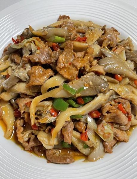 平菇怎么炒好吃_平菇炒肉的家常做法-第1张图片-山城妙识 平菇怎么炒好吃_平菇炒肉的家常做法-第1张图片-山城妙识