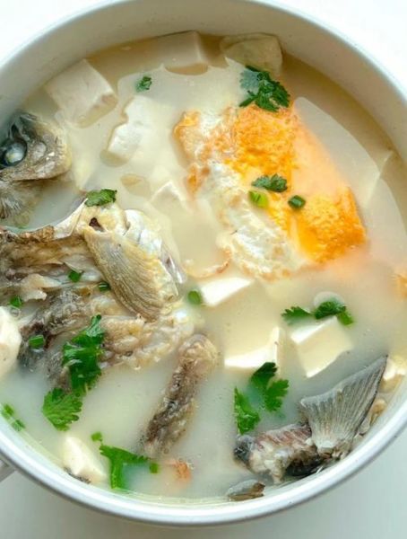 鲫鱼炖豆腐的家常做法_鲫鱼炖豆腐怎么做不腥-第1张图片-山城妙识 鲫鱼炖豆腐的家常做法_鲫鱼炖豆腐怎么做不腥-第1张图片-山城妙识