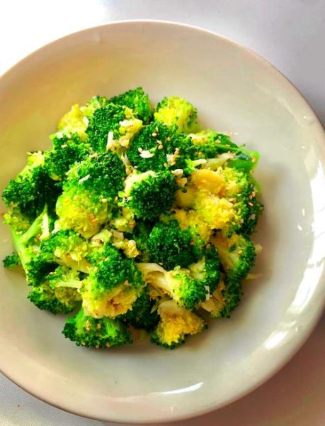 凉拌西兰花怎么做好吃_西兰花焯水几分钟才脆-第1张图片-山城妙识 凉拌西兰花怎么做好吃_西兰花焯水几分钟才脆-第1张图片-山城妙识