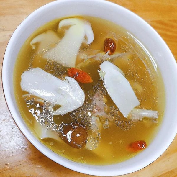 松茸鸡汤怎么做_松茸鸡汤炖多久才鲜-第1张图片-山城妙识 松茸鸡汤怎么做_松茸鸡汤炖多久才鲜-第1张图片-山城妙识