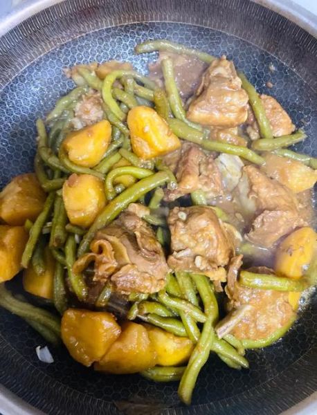 土豆芸豆炖肉怎么做_土豆芸豆炖肉要焯水吗-第1张图片-山城妙识 土豆芸豆炖肉怎么做_土豆芸豆炖肉要焯水吗-第1张图片-山城妙识
