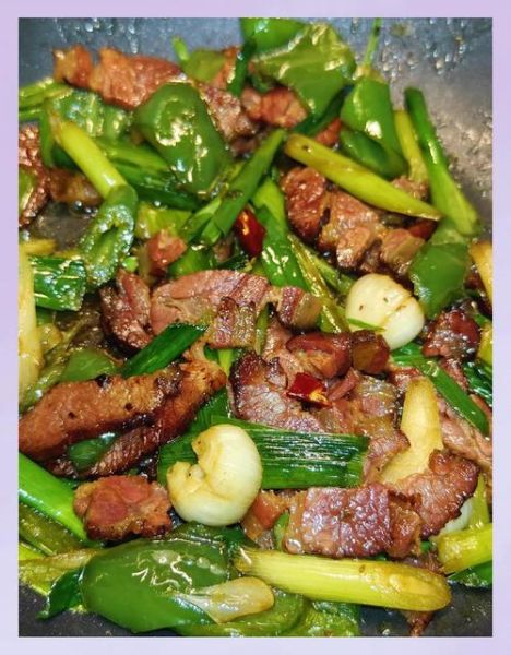 蒜苗炒腊肉怎么做_腊肉先煮还是先蒸-第2张图片-山城妙识