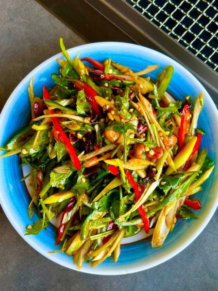 老虎菜怎么做_老虎菜正宗做法-第3张图片-山城妙识 老虎菜怎么做_老虎菜正宗做法-第3张图片-山城妙识