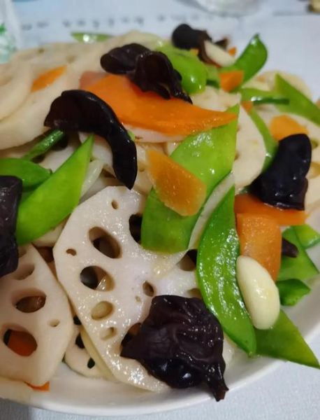 荷塘月色菜怎么炒_荷塘月色素菜做法-第3张图片-山城妙识 荷塘月色菜怎么炒_荷塘月色素菜做法-第3张图片-山城妙识