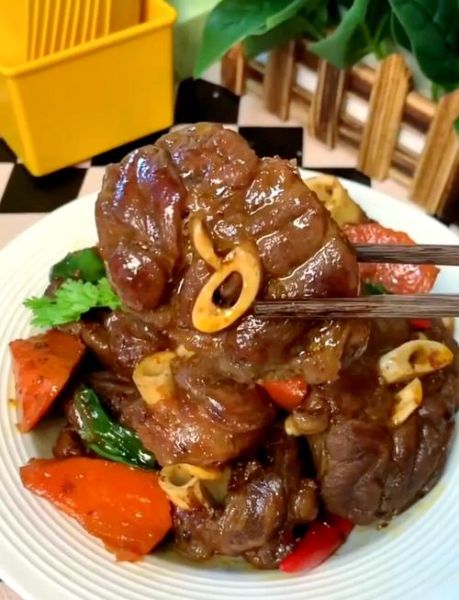 红烧羊腿肉怎么做_红烧羊腿肉的家常做法-第1张图片-山城妙识 红烧羊腿肉怎么做_红烧羊腿肉的家常做法-第1张图片-山城妙识