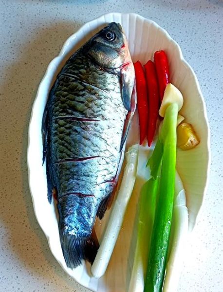 豆瓣鲫鱼的家常做法_豆瓣鲫鱼怎么做才入味-第1张图片-山城妙识