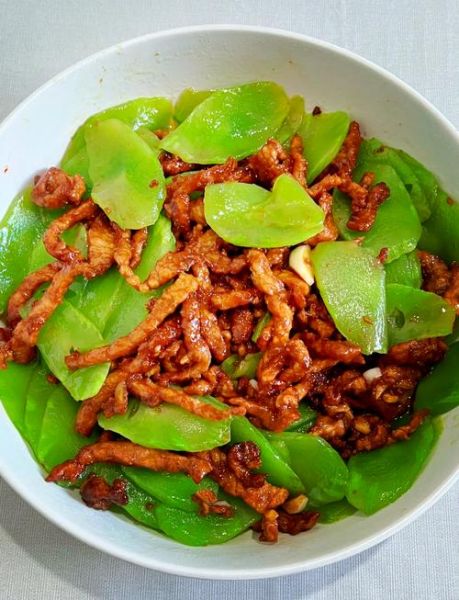 炒莴笋的家常做法_莴笋怎么炒才脆嫩-第2张图片-山城妙识 炒莴笋的家常做法_莴笋怎么炒才脆嫩-第2张图片-山城妙识