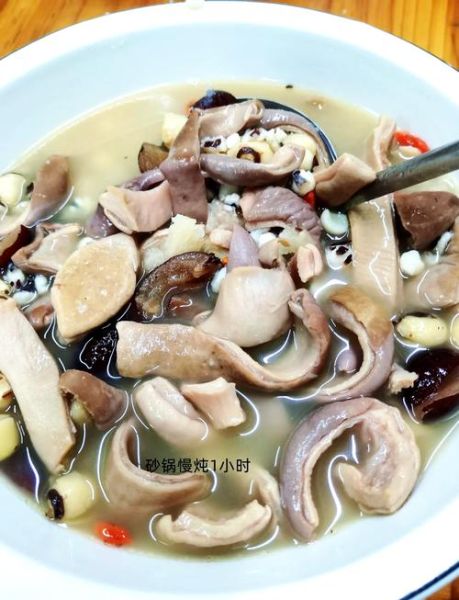 莲子猪肚汤的做法大全_莲子猪肚汤怎么炖最养胃-第1张图片-山城妙识