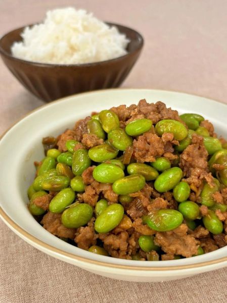 毛豆炒肉怎么做_毛豆炒肉先炒哪个-第1张图片-山城妙识