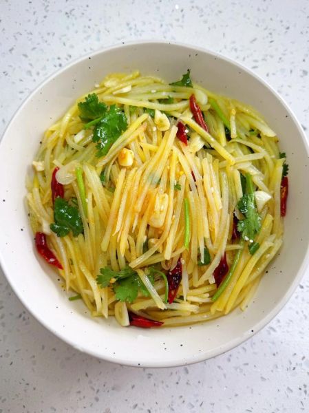 炝拌土豆丝怎么做才脆_炝拌土豆丝要不要焯水-第1张图片-山城妙识 炝拌土豆丝怎么做才脆_炝拌土豆丝要不要焯水-第1张图片-山城妙识