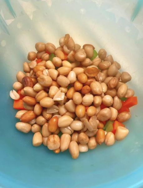 芹菜拌花生米怎么做_芹菜花生米焯水几分钟-第1张图片-山城妙识 芹菜拌花生米怎么做_芹菜花生米焯水几分钟-第1张图片-山城妙识