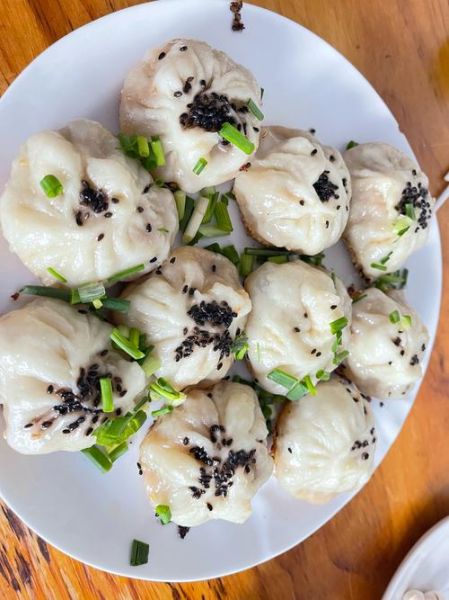 生煎包怎么做_生煎包底部金黄酥脆秘诀-第1张图片-山城妙识 生煎包怎么做_生煎包底部金黄酥脆秘诀-第1张图片-山城妙识