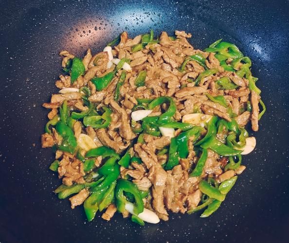 肉丝怎么炒才嫩_家常肉丝做法步骤-第1张图片-山城妙识