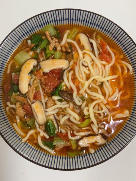 香菇肉丝面怎么做好吃_家常做法步骤详解-第1张图片-山城妙识 香菇肉丝面怎么做好吃_家常做法步骤详解-第1张图片-山城妙识