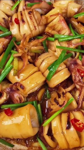 清蒸鱿鱼怎么做好吃_清蒸鱿鱼蒸几分钟-第3张图片-山城妙识