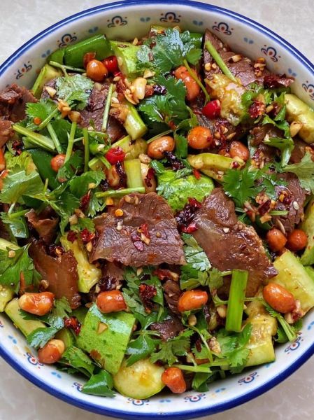 凉拌牛肉怎么做_凉拌牛肉用什么部位最好-第1张图片-山城妙识 凉拌牛肉怎么做_凉拌牛肉用什么部位最好-第1张图片-山城妙识