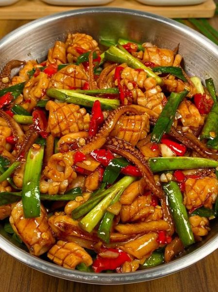 炒鱿鱼家常做法_炒鱿鱼怎么做好吃又嫩-第2张图片-山城妙识 炒鱿鱼家常做法_炒鱿鱼怎么做好吃又嫩-第2张图片-山城妙识