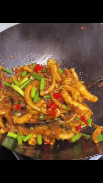 爆炒鱿鱼的家常做法_怎么炒鱿鱼才嫩-第1张图片-山城妙识 爆炒鱿鱼的家常做法_怎么炒鱿鱼才嫩-第1张图片-山城妙识