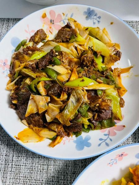 大葱炒肉怎么炒好吃_大葱炒肉用哪个部位肉-第2张图片-山城妙识 大葱炒肉怎么炒好吃_大葱炒肉用哪个部位肉-第2张图片-山城妙识