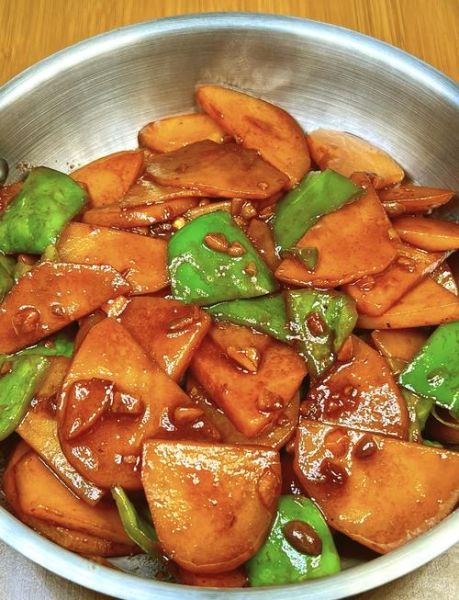 辣椒炒土豆片怎么做_辣椒炒土豆片用不用焯水-第1张图片-山城妙识 辣椒炒土豆片怎么做_辣椒炒土豆片用不用焯水-第1张图片-山城妙识