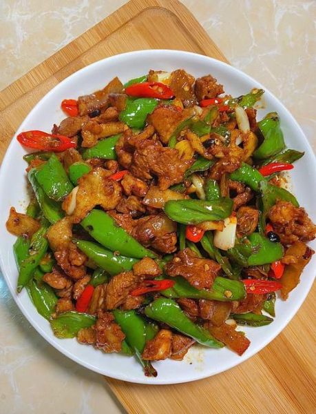 辣椒炒肉怎么做_辣椒炒肉先炒辣椒还是先炒肉-第1张图片-山城妙识 辣椒炒肉怎么做_辣椒炒肉先炒辣椒还是先炒肉-第1张图片-山城妙识