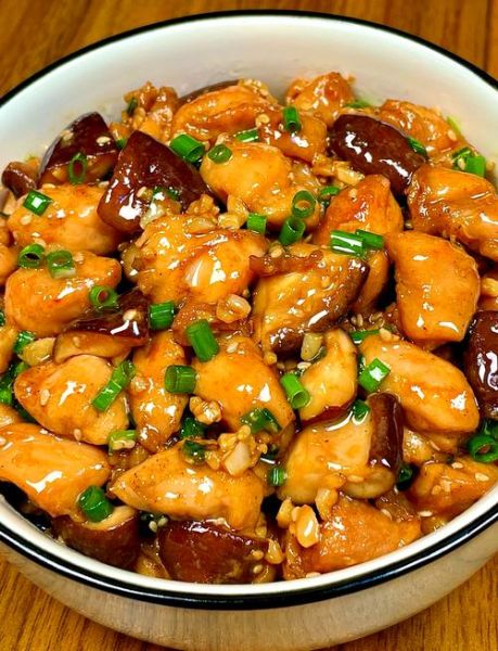 香菇炒鸡块怎么做_香菇炒鸡块的家常做法-第1张图片-山城妙识 香菇炒鸡块怎么做_香菇炒鸡块的家常做法-第1张图片-山城妙识