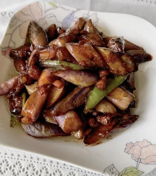 长茄子怎么炒好吃_家常长茄子做法步骤-第1张图片-山城妙识