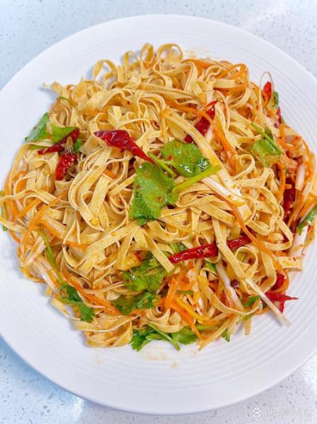 炝拌干豆腐丝怎么做_干豆腐丝焯水几分钟-第1张图片-山城妙识