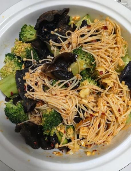 西兰花凉拌怎么做_西兰花凉拌需要焯水吗-第1张图片-山城妙识