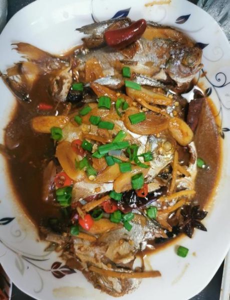 红烧鲳鱼怎么做才正宗_红烧鲳鱼最忌哪三种调料-第2张图片-山城妙识 红烧鲳鱼怎么做才正宗_红烧鲳鱼最忌哪三种调料-第2张图片-山城妙识