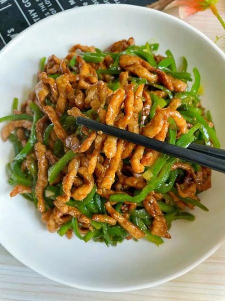 青椒肉丝怎么炒才嫩_青椒肉丝家常做法-第1张图片-山城妙识 青椒肉丝怎么炒才嫩_青椒肉丝家常做法-第1张图片-山城妙识