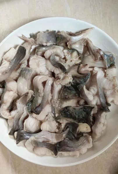 红烧叉尾鱼怎么做_红烧叉尾鱼的家常做法-第1张图片-山城妙识