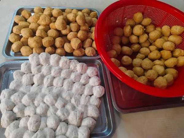 鲮鱼丸怎么做好吃_正宗鲮鱼丸做法-第3张图片-山城妙识 鲮鱼丸怎么做好吃_正宗鲮鱼丸做法-第3张图片-山城妙识