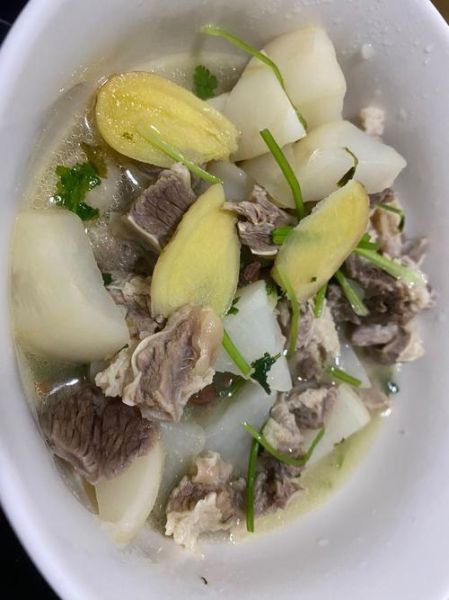 牛腩炖萝卜怎么做才软烂_牛腩炖萝卜的家常做法-第1张图片-山城妙识 牛腩炖萝卜怎么做才软烂_牛腩炖萝卜的家常做法-第1张图片-山城妙识