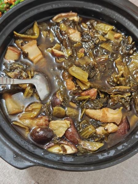 客家咸菜焖猪肉怎么做_咸菜焖猪肉用什么肉最好-第1张图片-山城妙识 客家咸菜焖猪肉怎么做_咸菜焖猪肉用什么肉最好-第1张图片-山城妙识