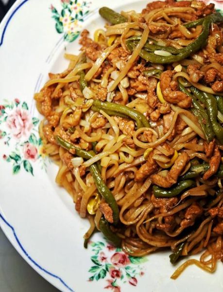 豆角蒸面条怎么做_蒸面条用生面还是熟面-第1张图片-山城妙识 豆角蒸面条怎么做_蒸面条用生面还是熟面-第1张图片-山城妙识