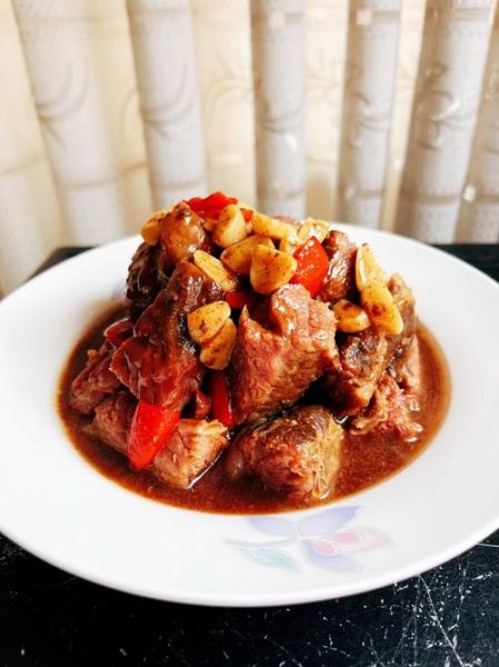 焖牛肉怎么做_焖牛肉用什么部位最好-第1张图片-山城妙识