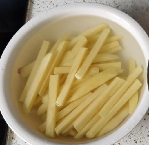 空气炸锅炸薯条怎么做_空气炸锅炸薯条温度时间-第2张图片-山城妙识 空气炸锅炸薯条怎么做_空气炸锅炸薯条温度时间-第2张图片-山城妙识