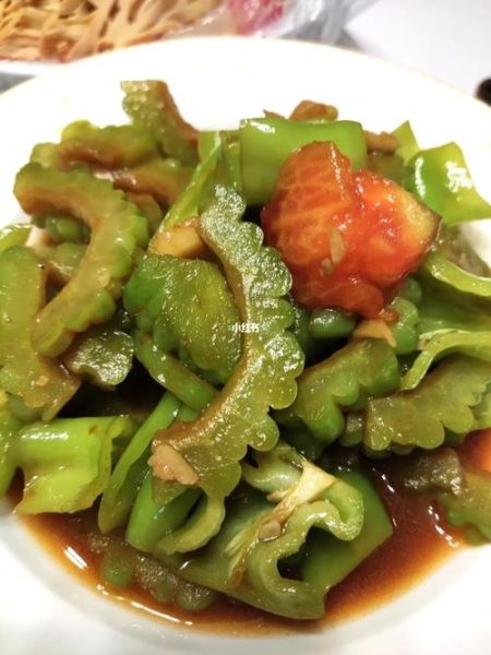 青椒炒苦瓜怎么做不苦_苦瓜炒前要不要焯水-第1张图片-山城妙识 青椒炒苦瓜怎么做不苦_苦瓜炒前要不要焯水-第1张图片-山城妙识