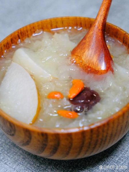 红枣银耳羹怎么做_银耳羹要炖多久才出胶-第3张图片-山城妙识 红枣银耳羹怎么做_银耳羹要炖多久才出胶-第3张图片-山城妙识