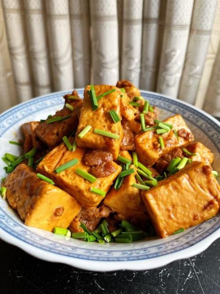 家常红烧豆腐怎么做_红烧豆腐用老豆腐还是嫩豆腐-第1张图片-山城妙识