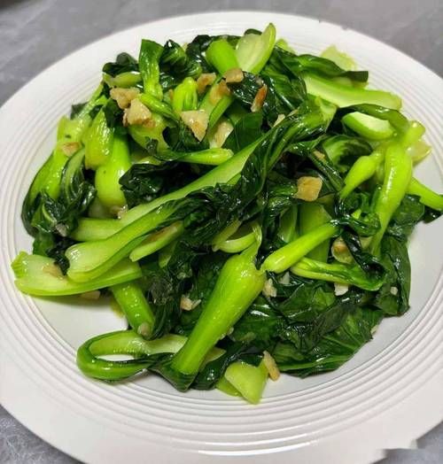 炒青菜怎么炒才翠绿_炒青菜要不要焯水-第1张图片-山城妙识 炒青菜怎么炒才翠绿_炒青菜要不要焯水-第1张图片-山城妙识