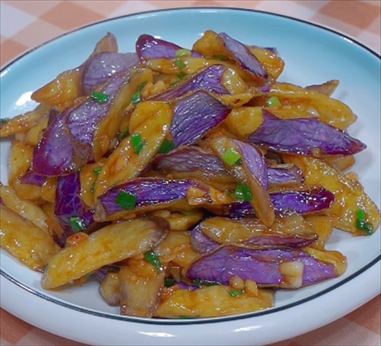 过油茄子怎么做才好吃_家常过油茄子简单做法-第1张图片-山城妙识