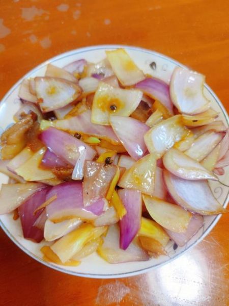 素炒洋葱怎么做_洋葱炒多久才脆-第2张图片-山城妙识 素炒洋葱怎么做_洋葱炒多久才脆-第2张图片-山城妙识