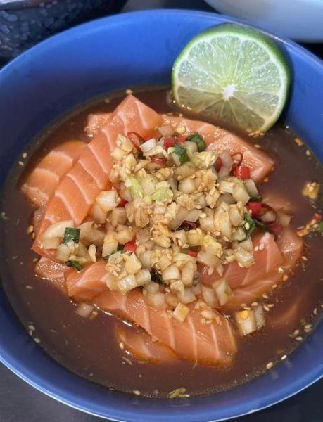 三文鱼碎肉怎么做好吃_三文鱼碎肉的做法大全-第2张图片-山城妙识 三文鱼碎肉怎么做好吃_三文鱼碎肉的做法大全-第2张图片-山城妙识