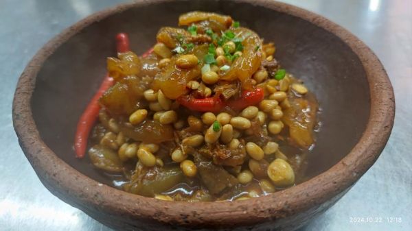 牛肉炖黄豆怎么做_牛肉炖黄豆需要焯水吗-第2张图片-山城妙识 牛肉炖黄豆怎么做_牛肉炖黄豆需要焯水吗-第2张图片-山城妙识
